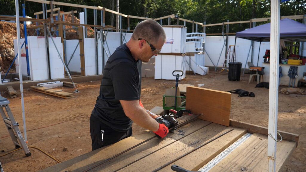 How to Create Stirrups for Lintels in an ICF Project : BuildBlock ICFs